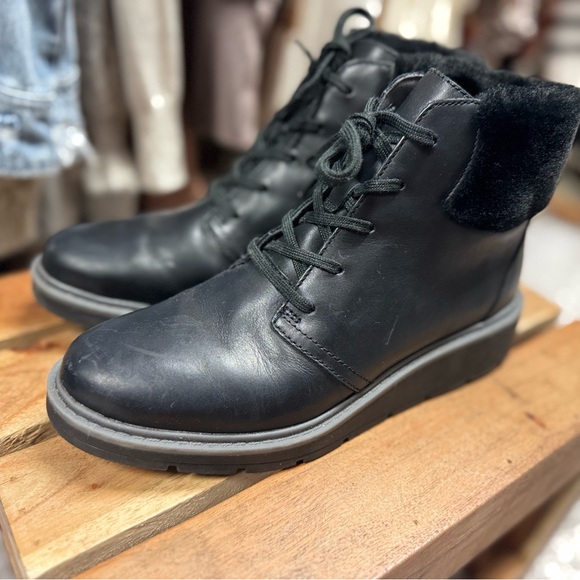 Clarks | Shoes | Clarks Black Leather Ankle Boots With Faux Fur Trim ...